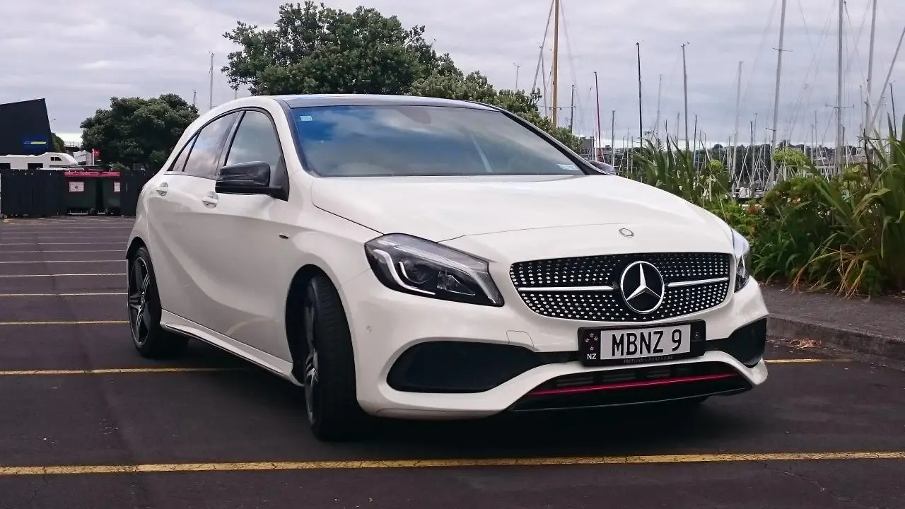 Used Supermini (b) & Subcompact Executive Car (c) Mercedes-benz A-class ...