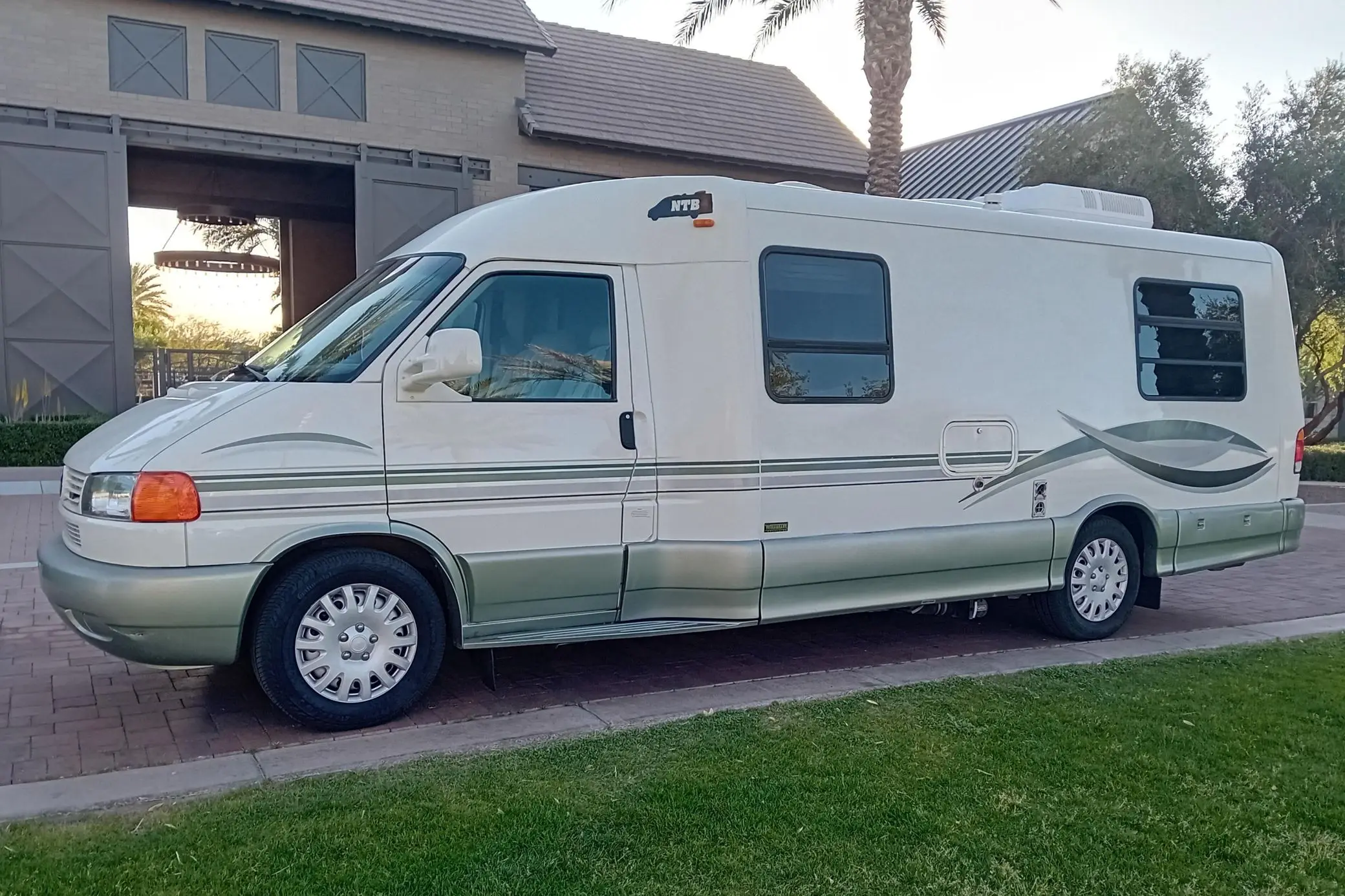 USED 2002 Volks-Wagen Eurovan Winnebago Rialta - as Order