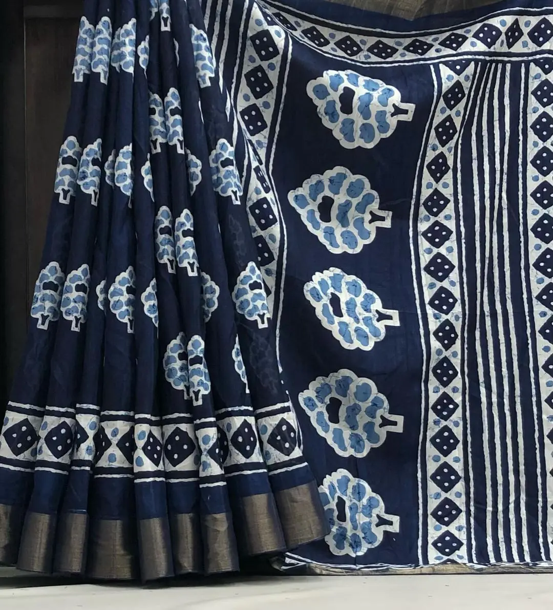 Custom Made in Zig Zag Border Design Soft Handloom Indigo Printed ...