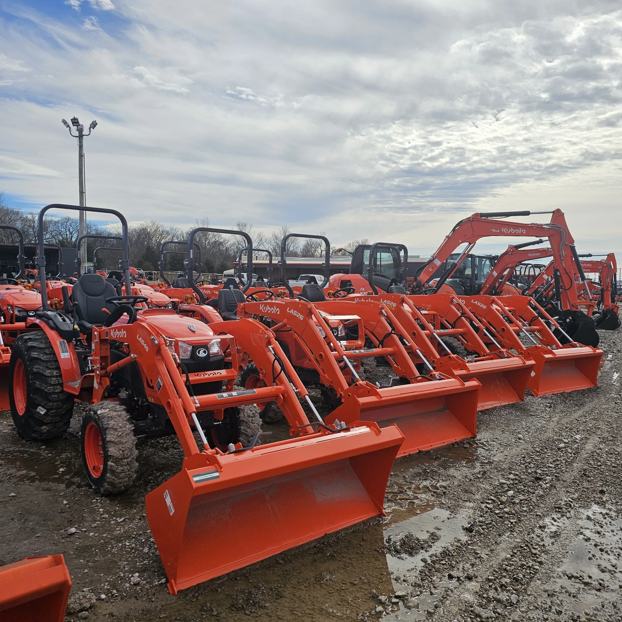 2017 Kubota L3902 Mini Farm Tractor - 40HP with Loader