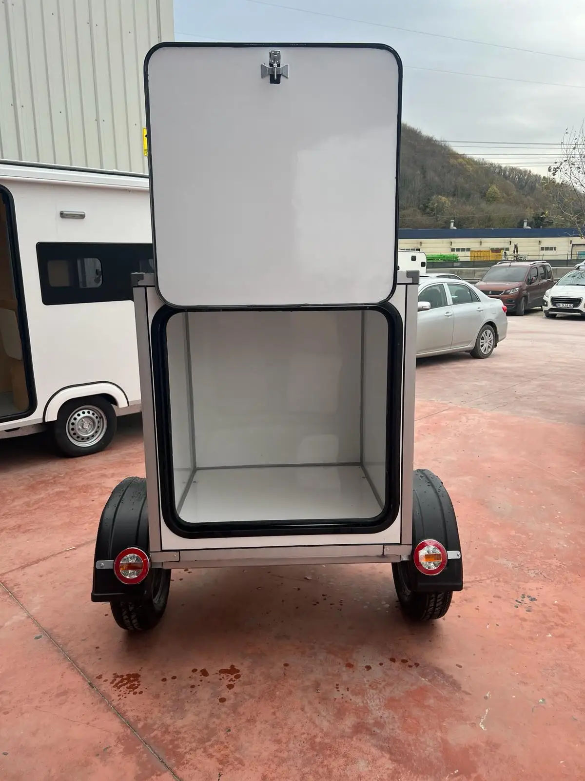 Mini Caravan Multipurpose Box Security Camera Caravan Luxury Model ...