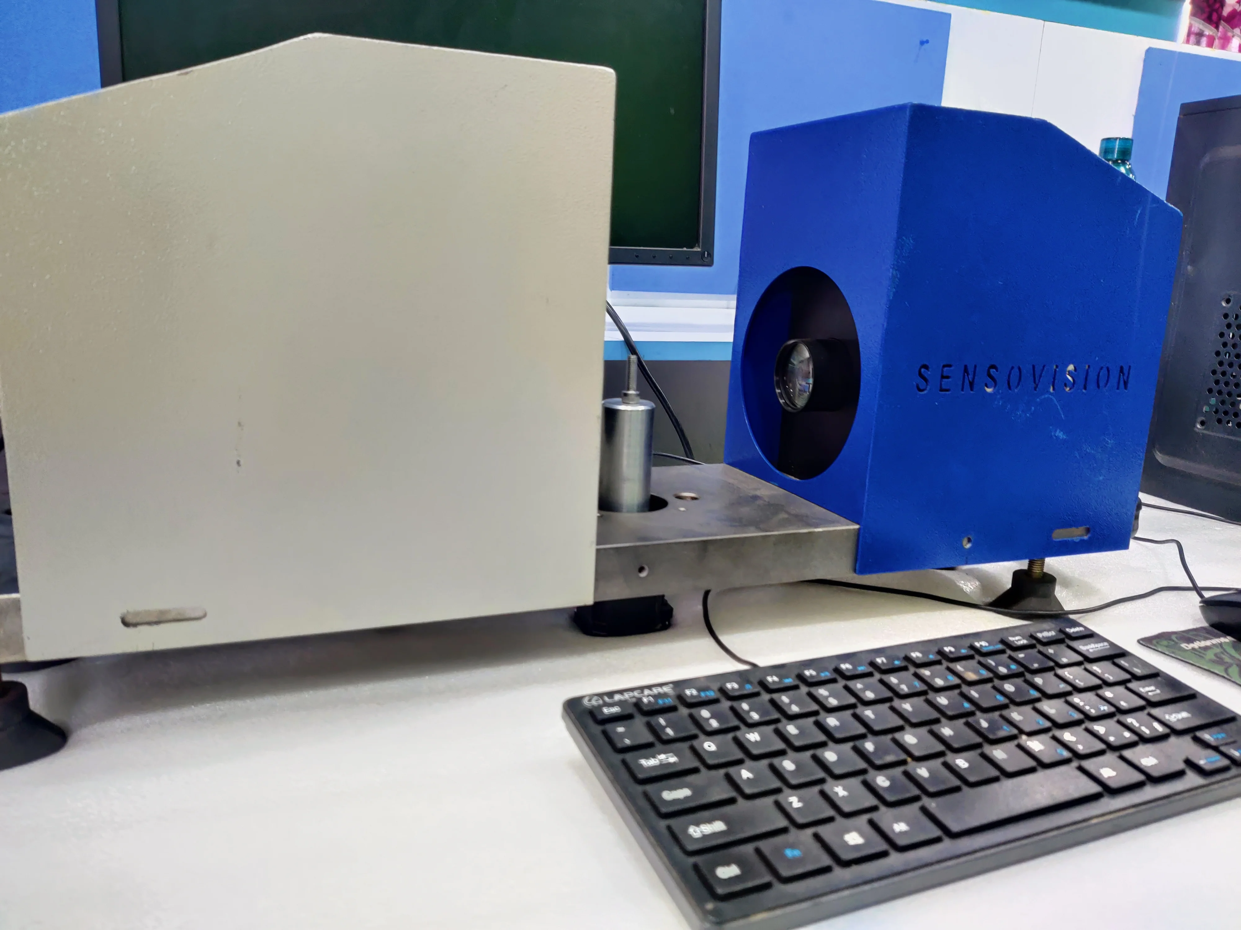 Aoi Inspection Machine (table Top) For Profile Projection Of ...