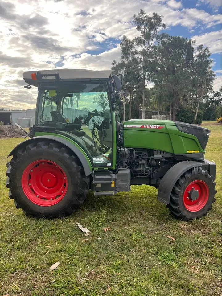 Good Condition 4wd Fendt Tractor Farm Tractor 70HP 120HP Agriculture ...