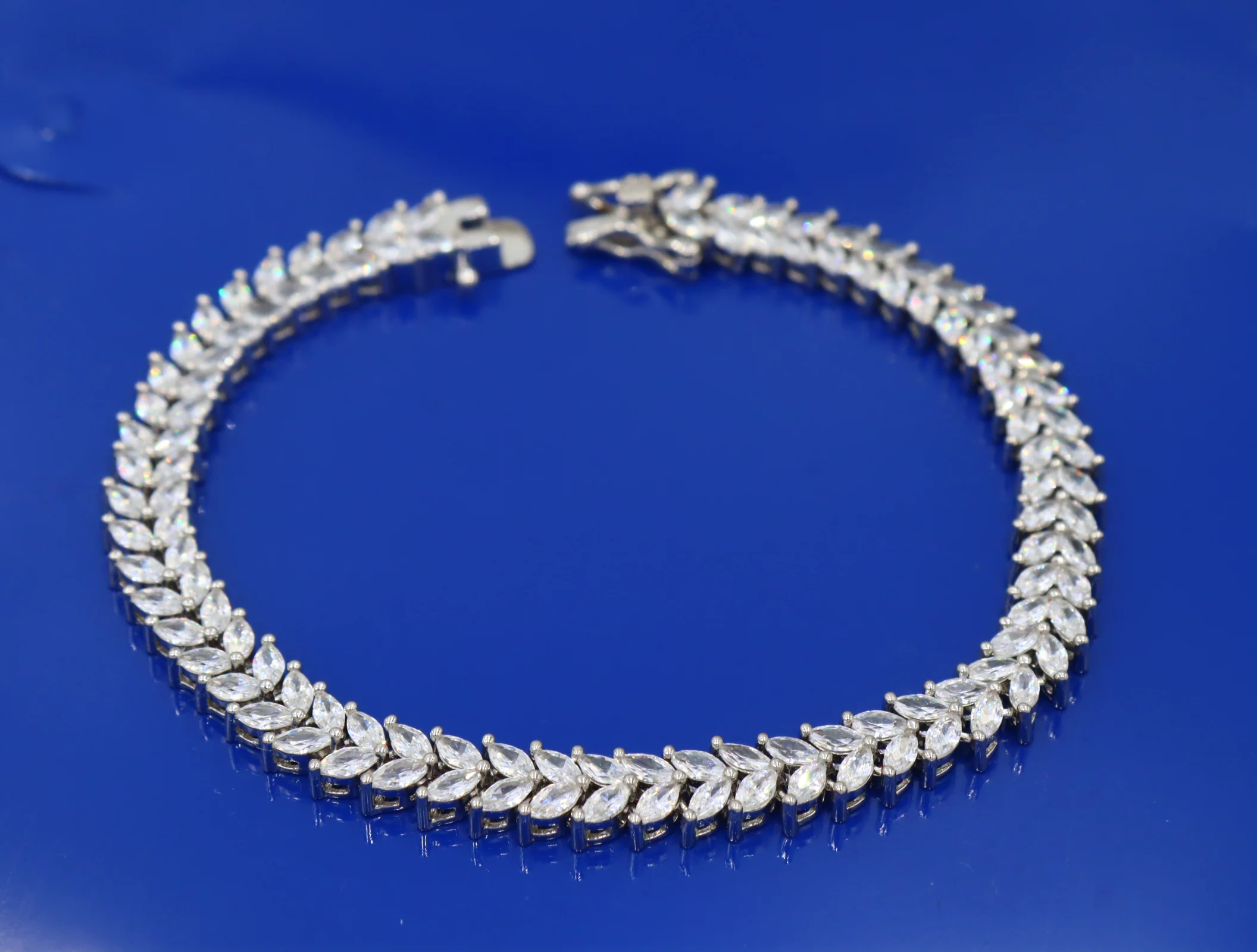 925 Italian Sterling Silver Greek Leaf Pattern Bracelet With Cubic ...