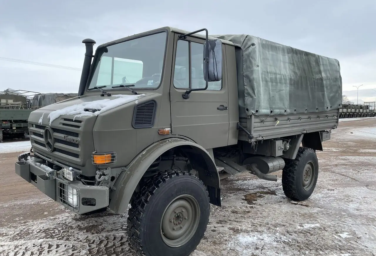 Mercedes-benz Unimog U2100 - Durable and Versatile Vehicle