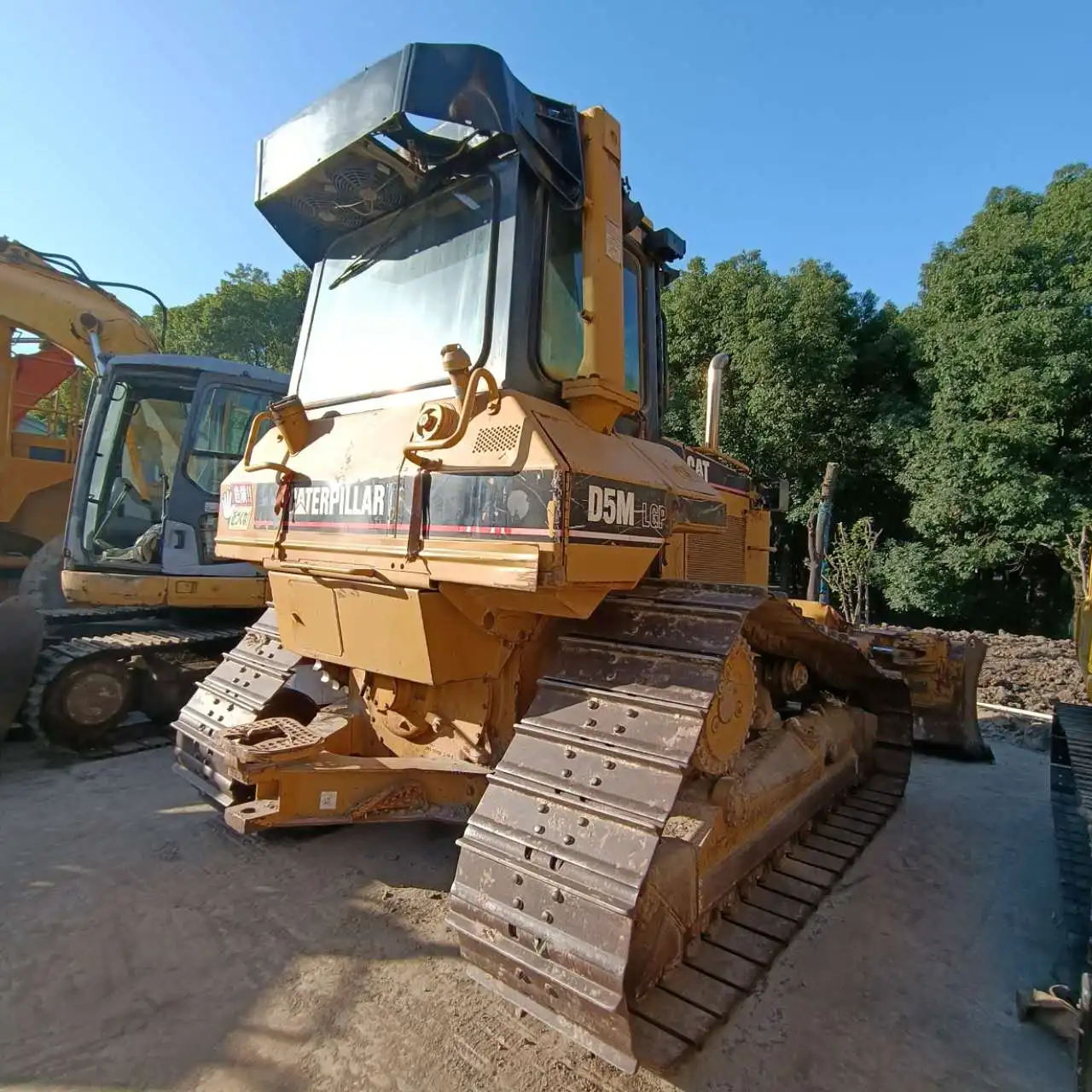 Caterpillar D5m เครื่องจักรก่อสร้างถนน Catd5m Dozer พร้อมประสิทธิภาพที่ ...