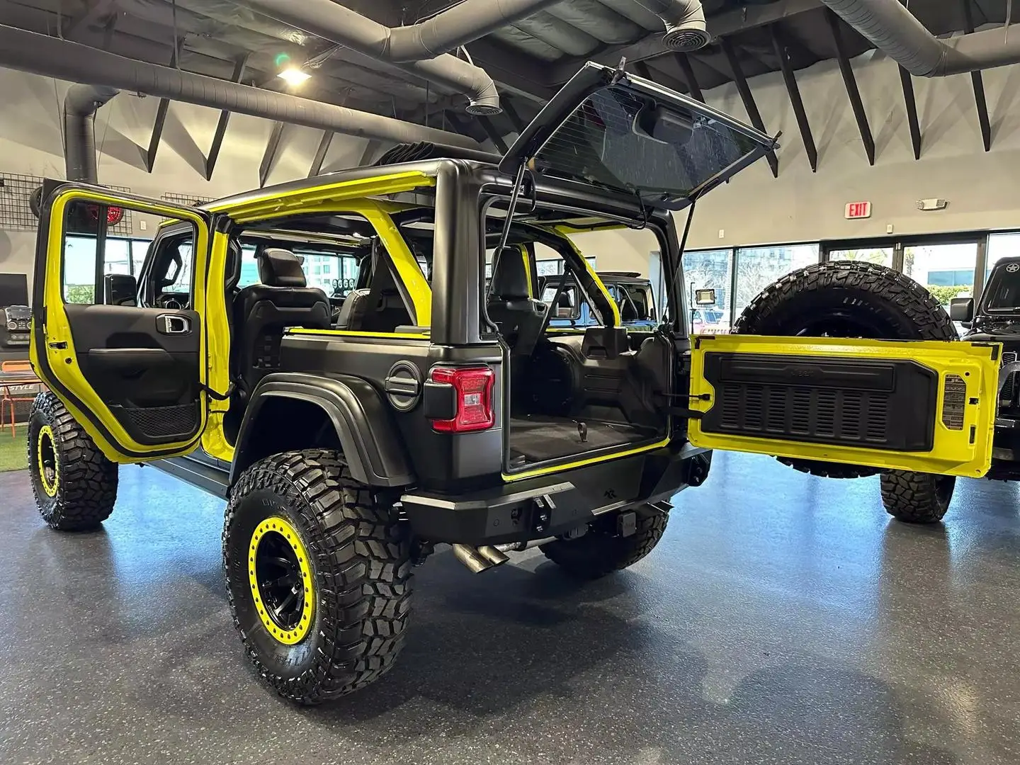 2023 Jeep Wrangler 4xe Rubicon - Hybrid SUV with Style