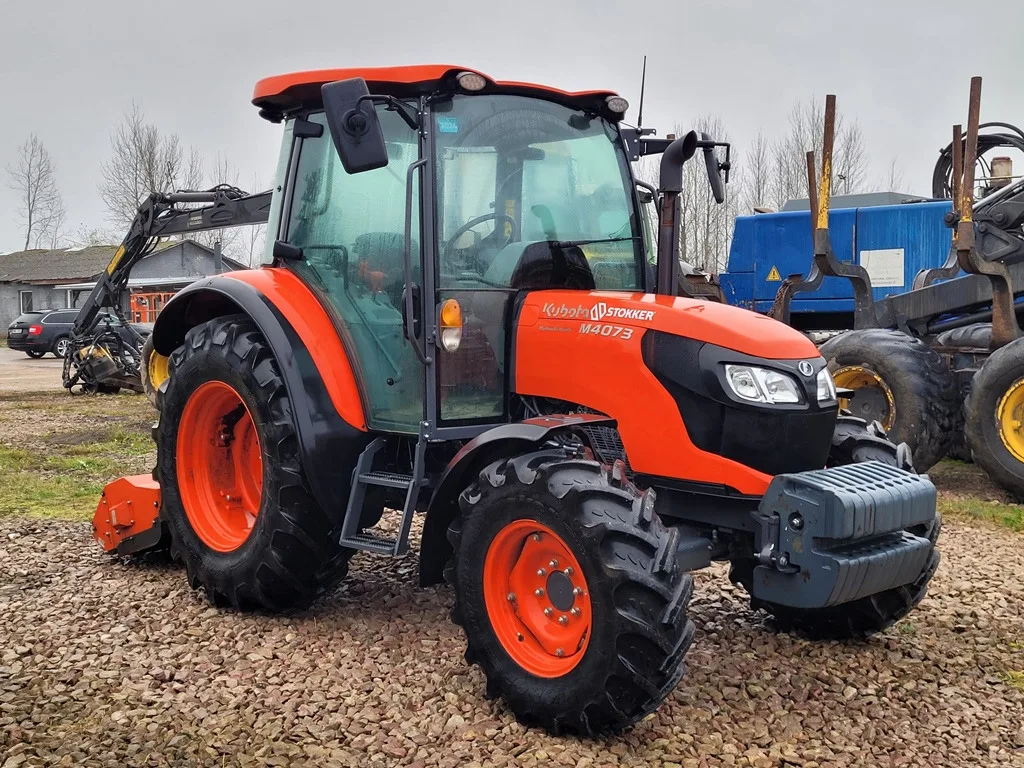 Kubota 4x4 Farm Tractors - High Performance & Reliability