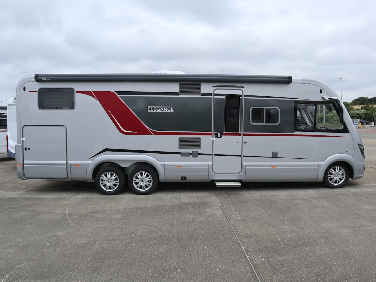 Used BURSTNER ELEGANCE 910 G RHD Luxury Motorhome for Sale