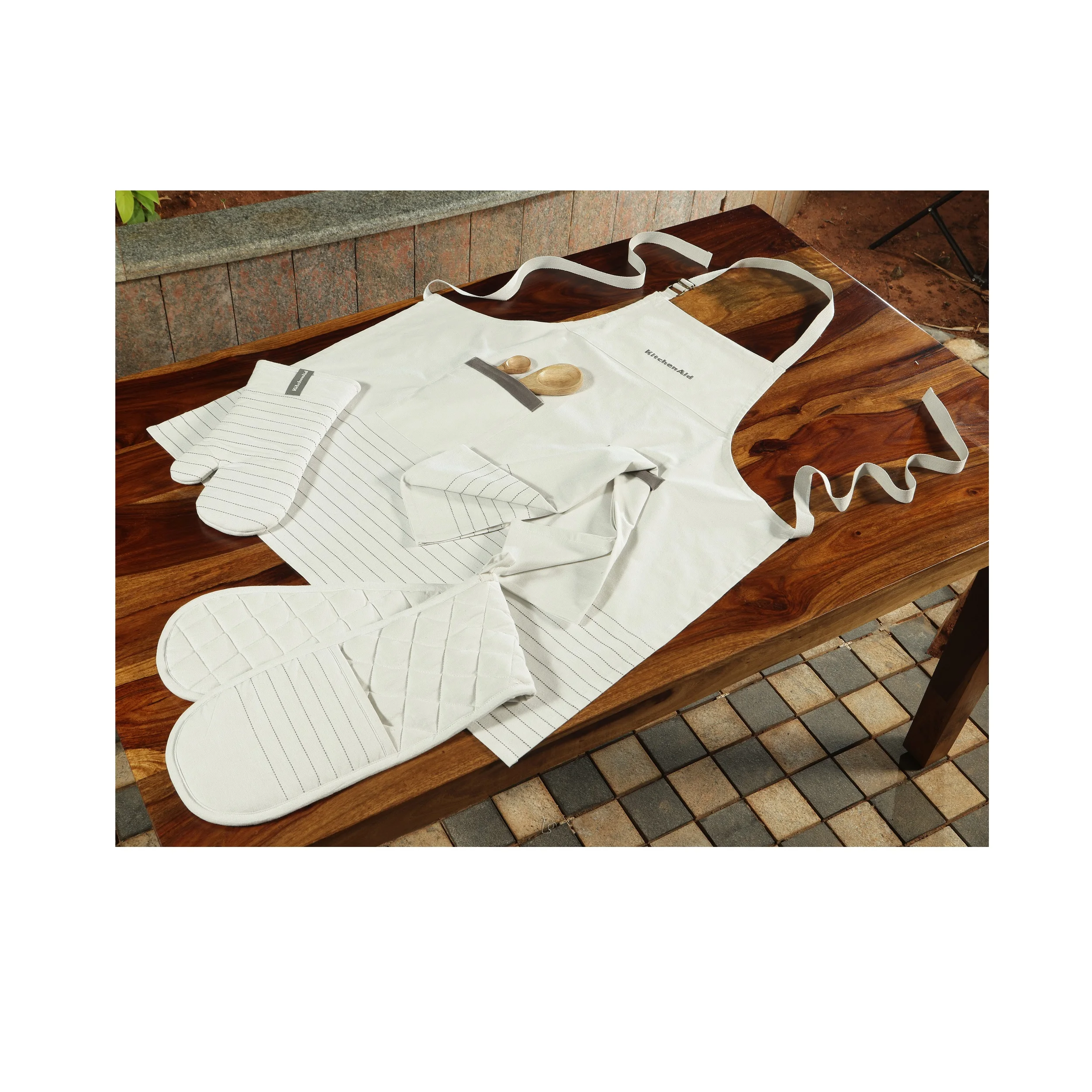 Buy High Quality Apron With Top Quality Material Made & Custom Size ...