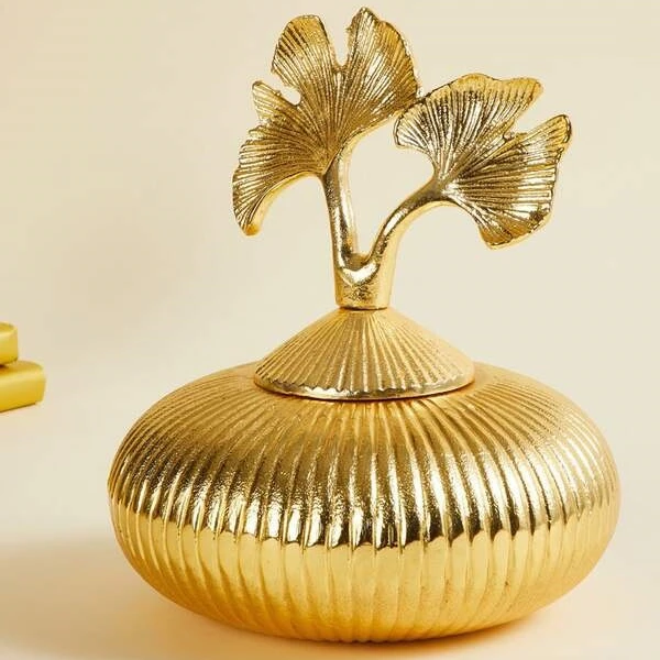 Luxury Golden Plated Tabletop Decorative Show Pieces For Home Living ...