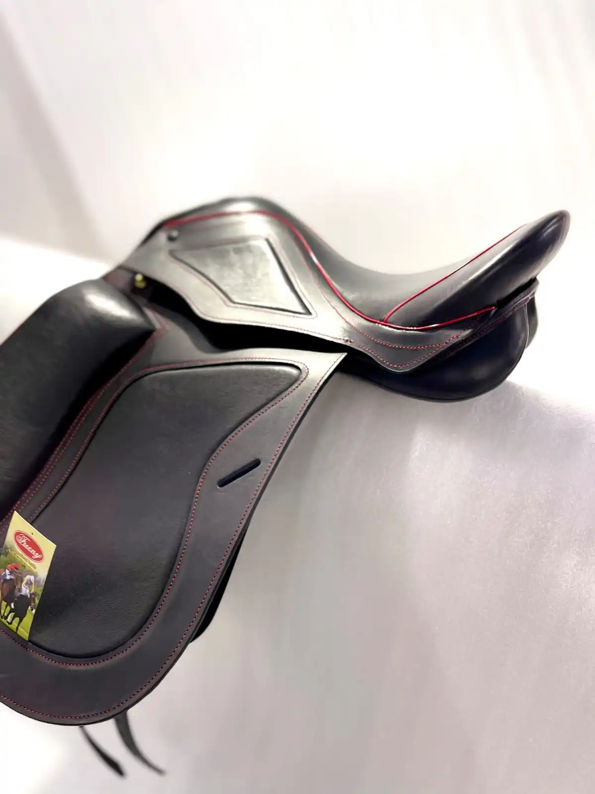 Genuine Quality Dressage Leather Saddle At Best Prices Available In ...
