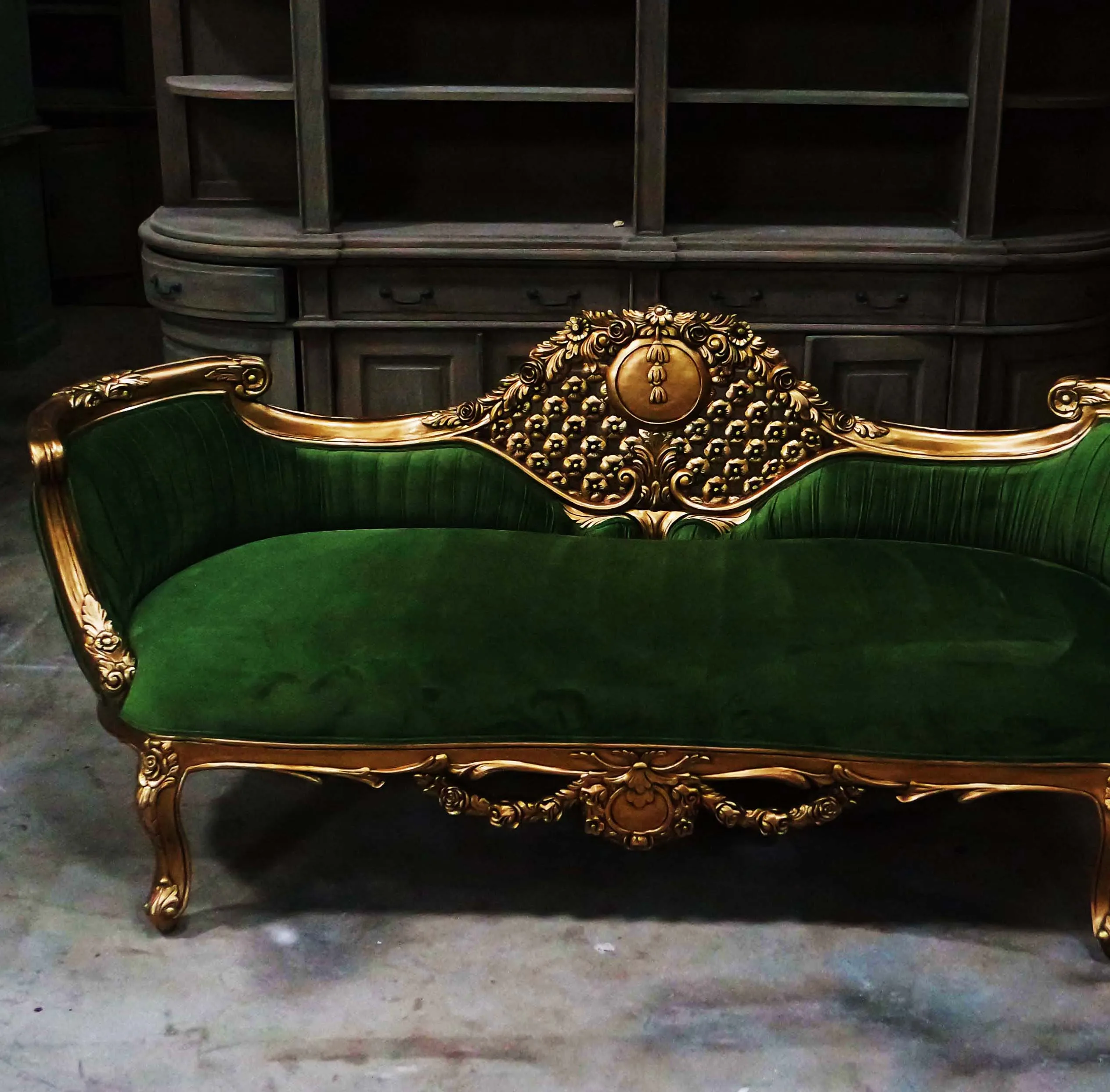 French Palace Luxury Royal Furniture Sofa - Classic Style
