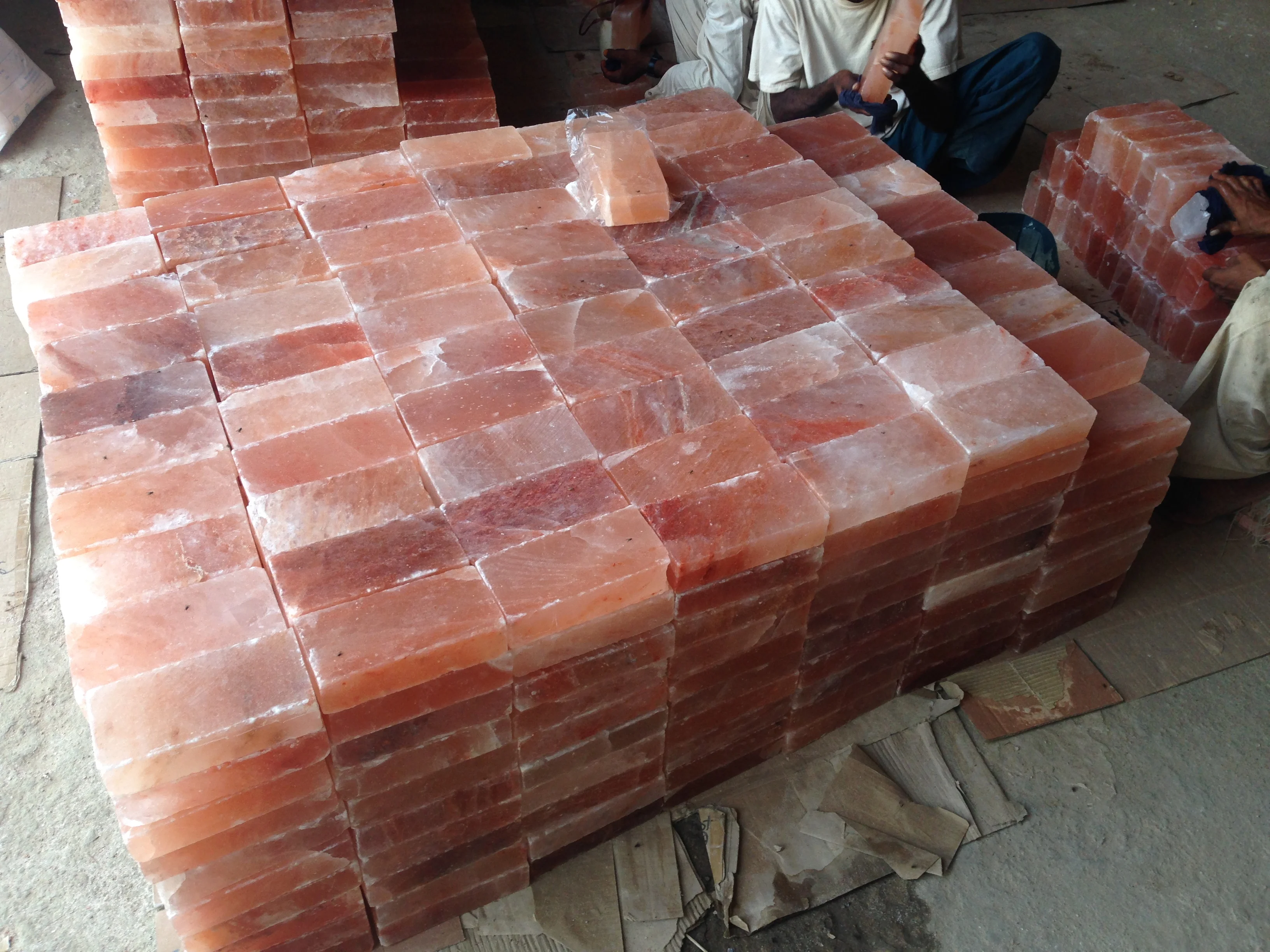 Wholesale Himalayan Salt Brick For Salt Room,Cave And Spa Natural Hand ...