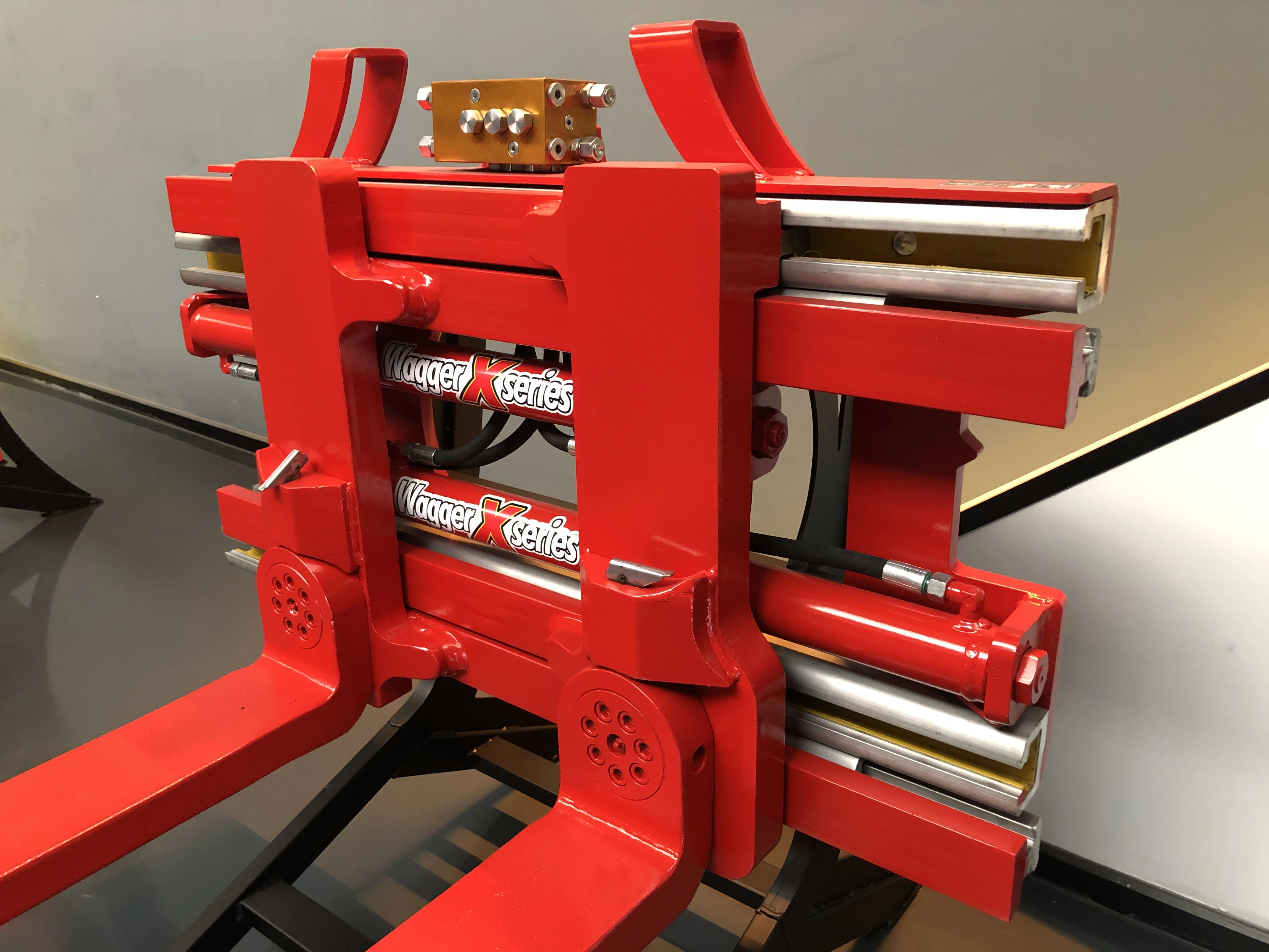 Wagger High Quality Forklift Attachments 360 Degree Rotating Rolling ...