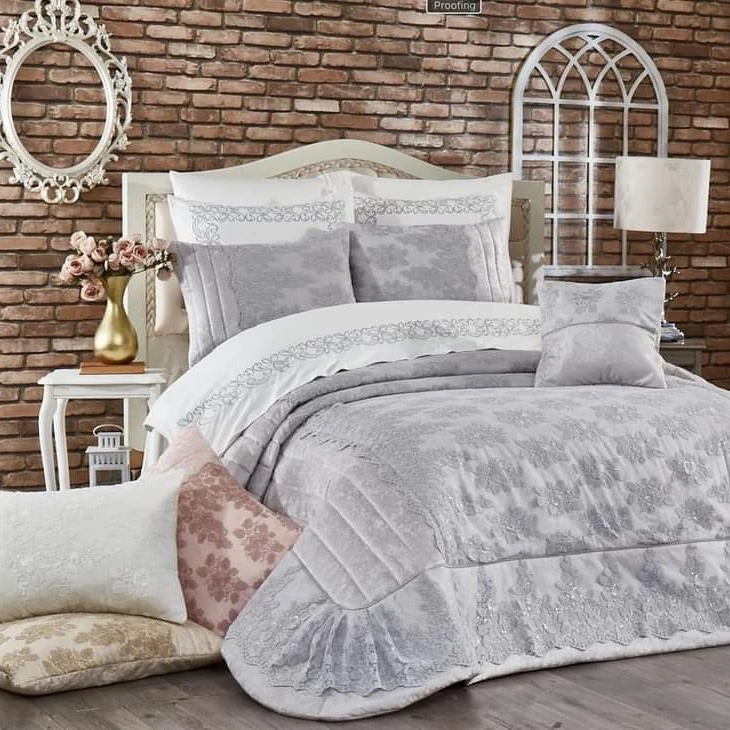 Laced Wedding Style Luxurious Velvet Quilted Middle East Style ...