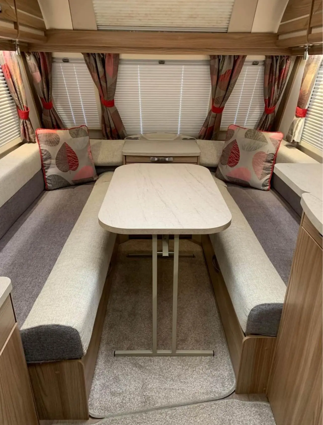 Modular Travel Trailer Home - RV Camper Trailer for 4-6 Persons