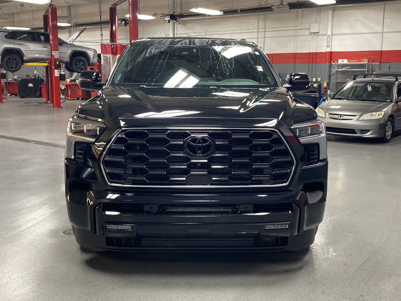 Affordable Neatly Used Toyo-ta Sequoia Platinum Automatic 4WD With 437 ...