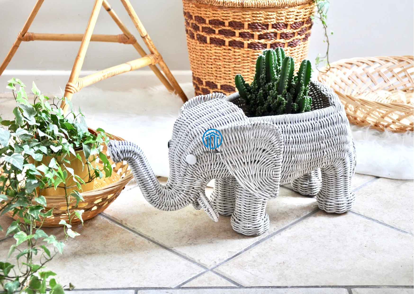 Adorable Rattan Animal Pot Planter Flower Pot for Garden With Frog ...
