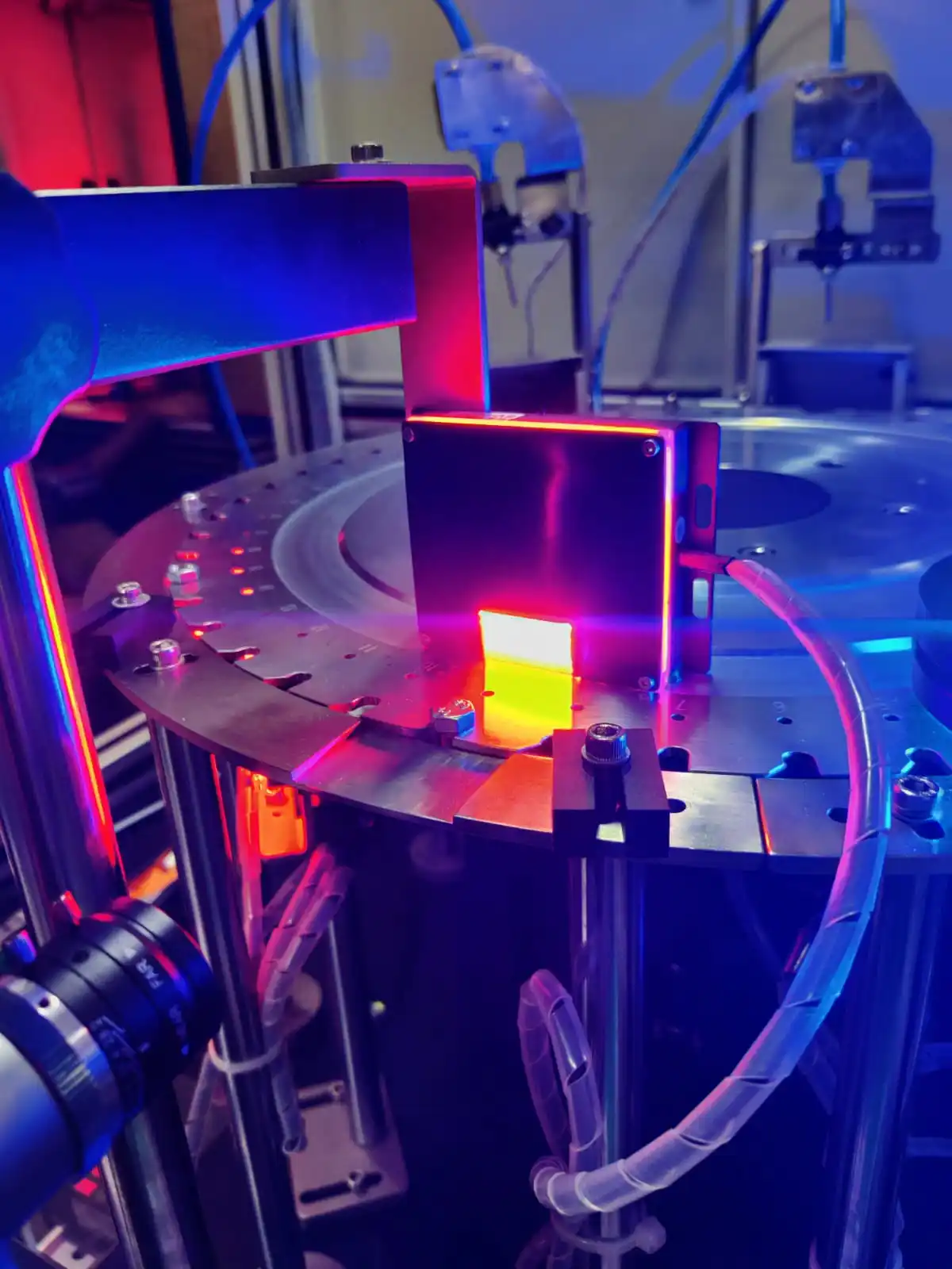 Qualviz Bolt Fasteners Optical Sorting Machine For Industrial Quality ...