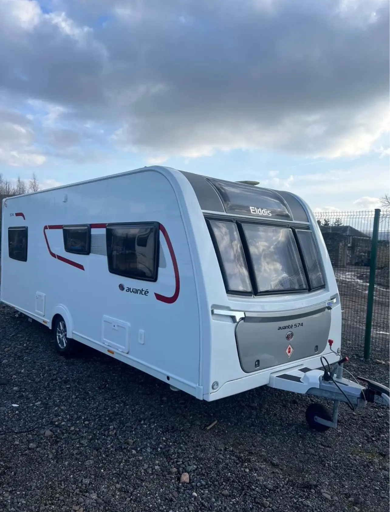 Modular Travel Trailer Home - RV Camper Trailer for 4-6 Persons