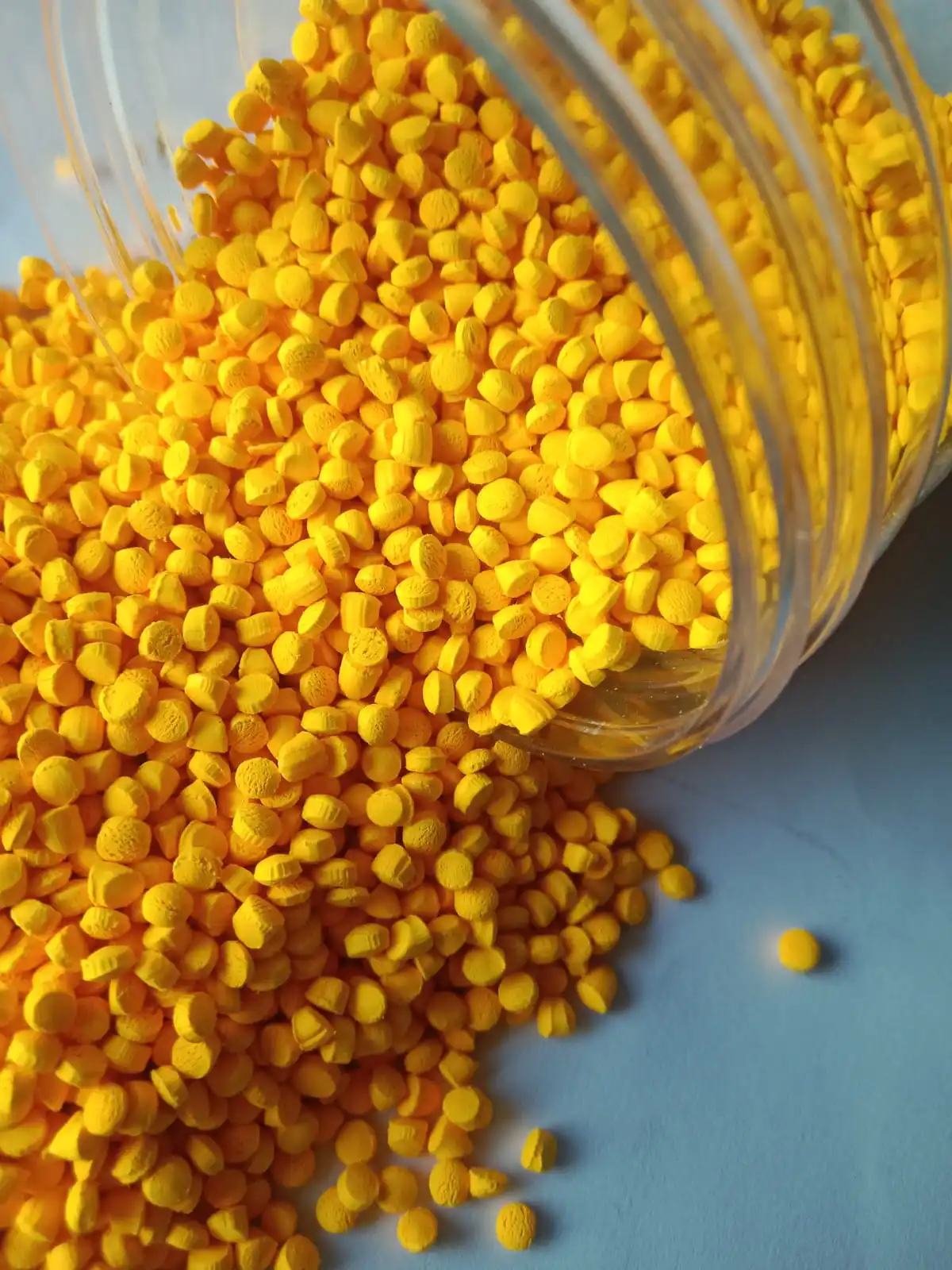 2011 Tilli Yellow Plastic Yellow Masterbatch Color For Blowing Film And ...