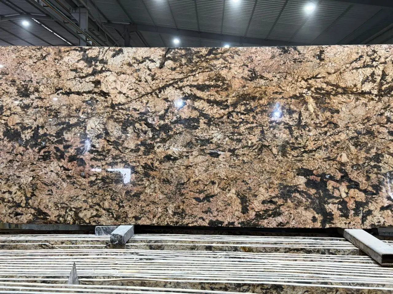 Luxurious Design Alaska Gold Marble Slabs For Countertop Decoration ...