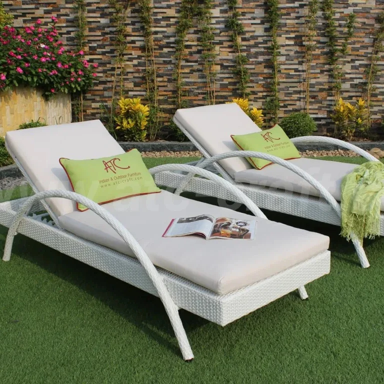 Modern Beautiful Waterproof Swimming Pool Sun Lounge With Cushion High ...