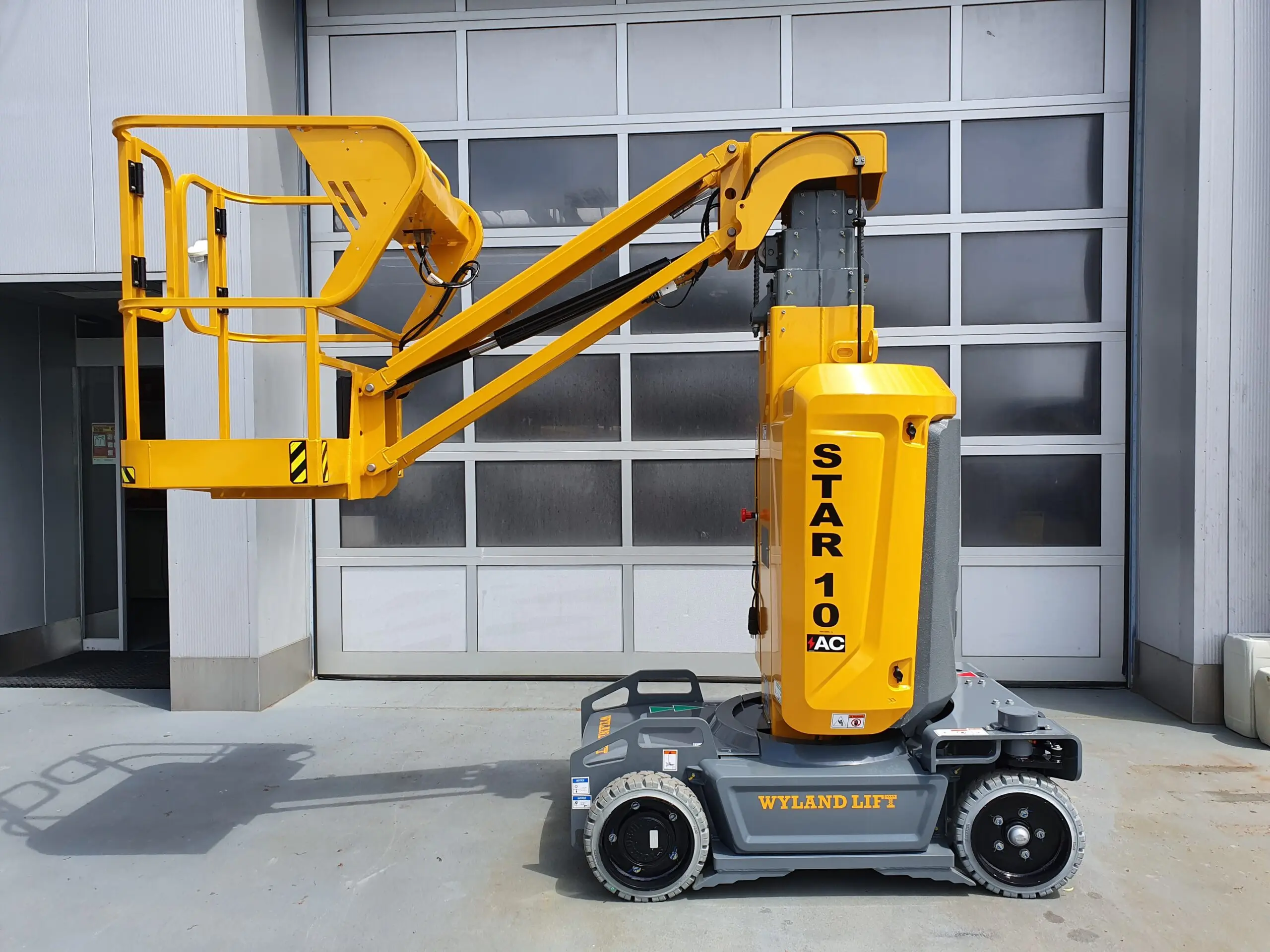 Portable Boom Lifter Telescoping Mobile Cherry Picker Coconut Picker ...