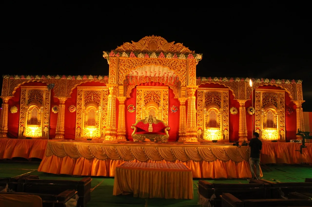 Indian Rajwada Frp Stage Backdrop Mandap Wedding Backdrop Deep Pillar ...