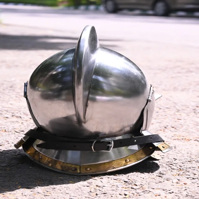 Medieval European Closed Helmet Knights Armor Helmet Roman Burgonet ...