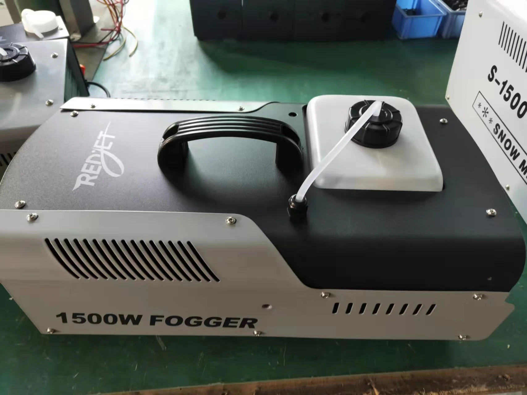 Guangzhou Stage Lighting Effect Equipment 1500W Fog Machine/Fogger/Low ...