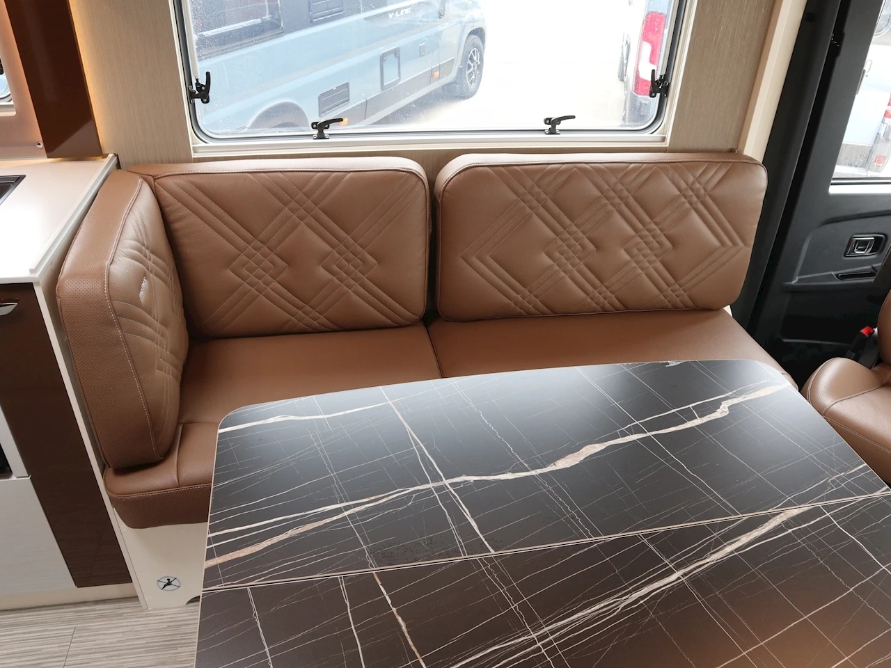 Used BURSTNER ELEGANCE 910 G RHD Luxury Motorhome for Sale