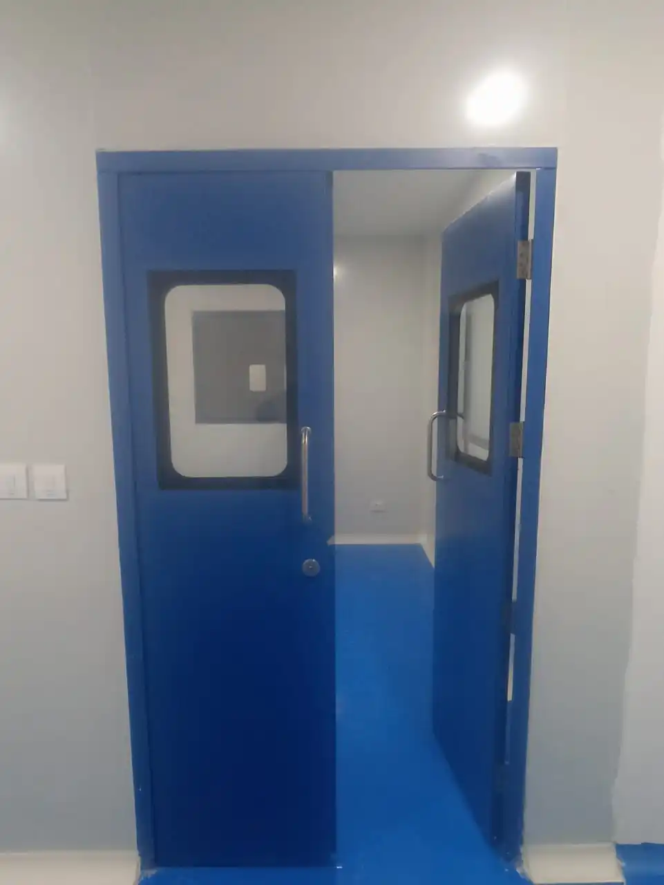 Good Quality Pharmaceutical Cleanroom Doors Biotechnology Cleanroom ...