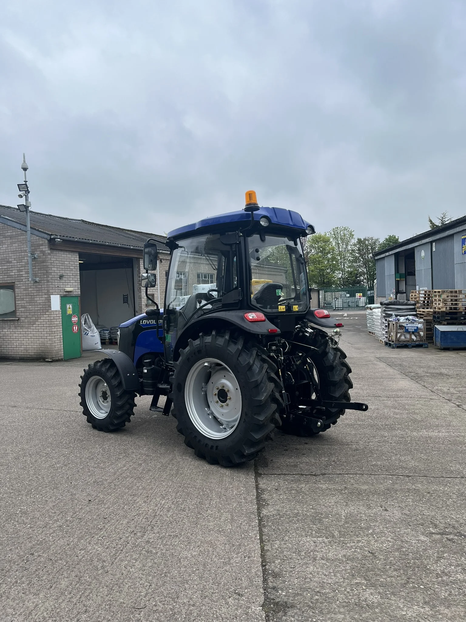 LOVOL Tractor M754 - 90HP 4WD for High Agricultural Productivity