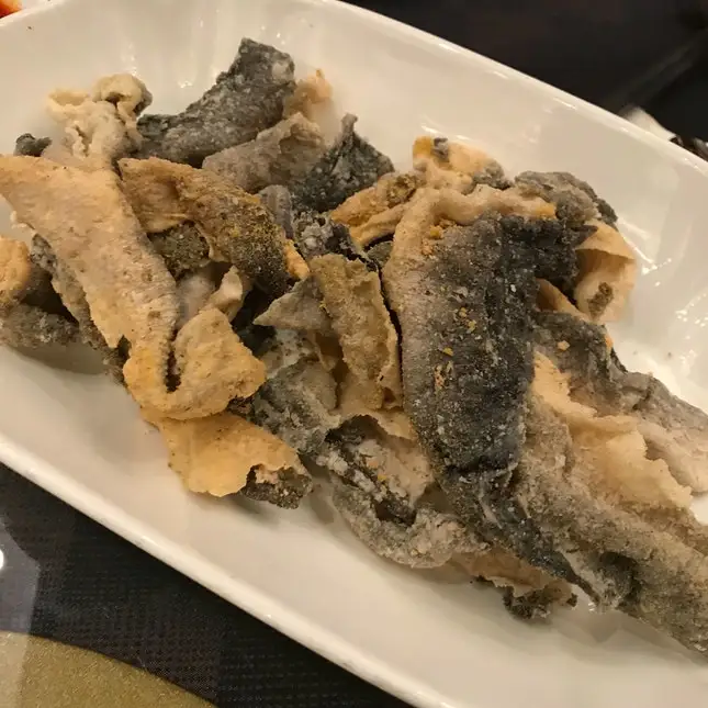 Crispy Fish Skin Snack so Delicious - High Export Fried Fish Skin ...
