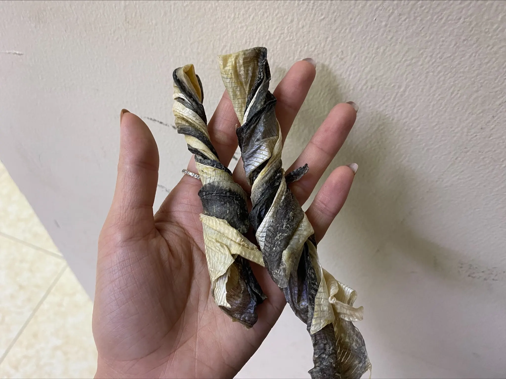 High Quality Natural Dried Basa Fish Skin Oem Dried Basa Pangacius Fish ...