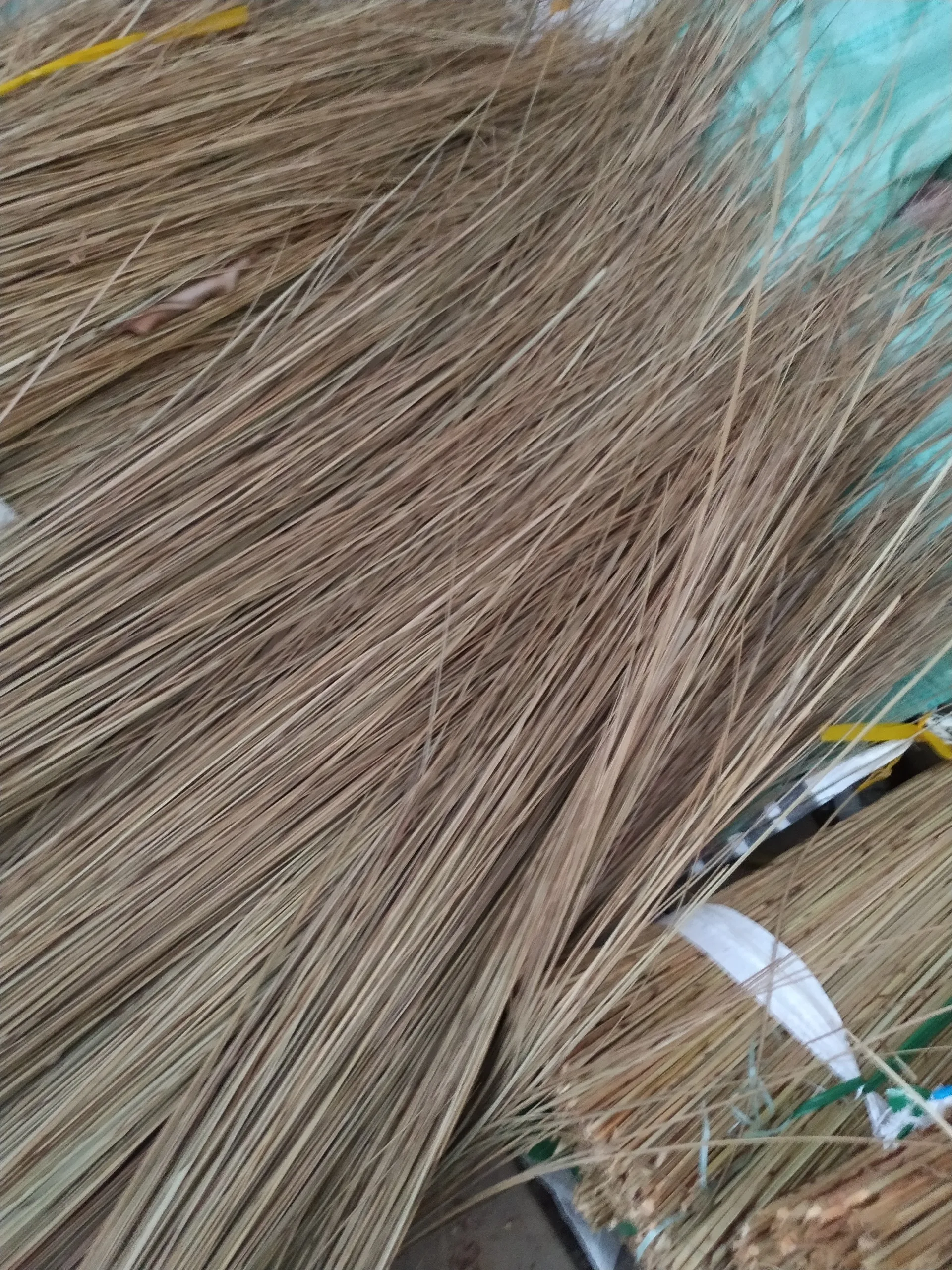Whosale Vietnamese Palm Broomstick And Coco Broomstick Handmade Broom ...