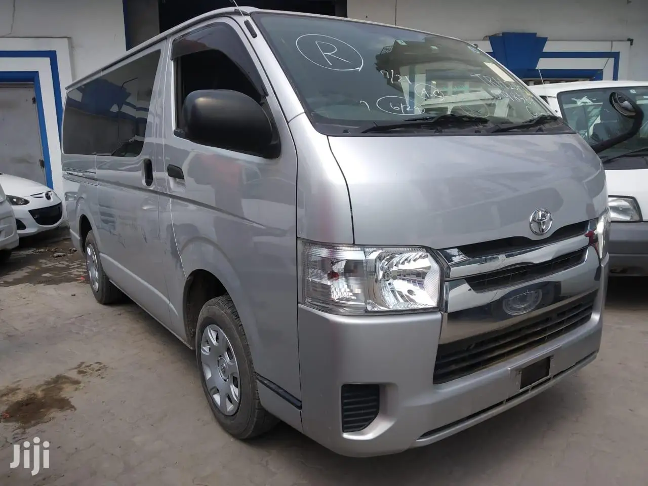 2019 Toyota Hiace 14-seater Bus - Buy Toyota Commuter Bus For Sale ...