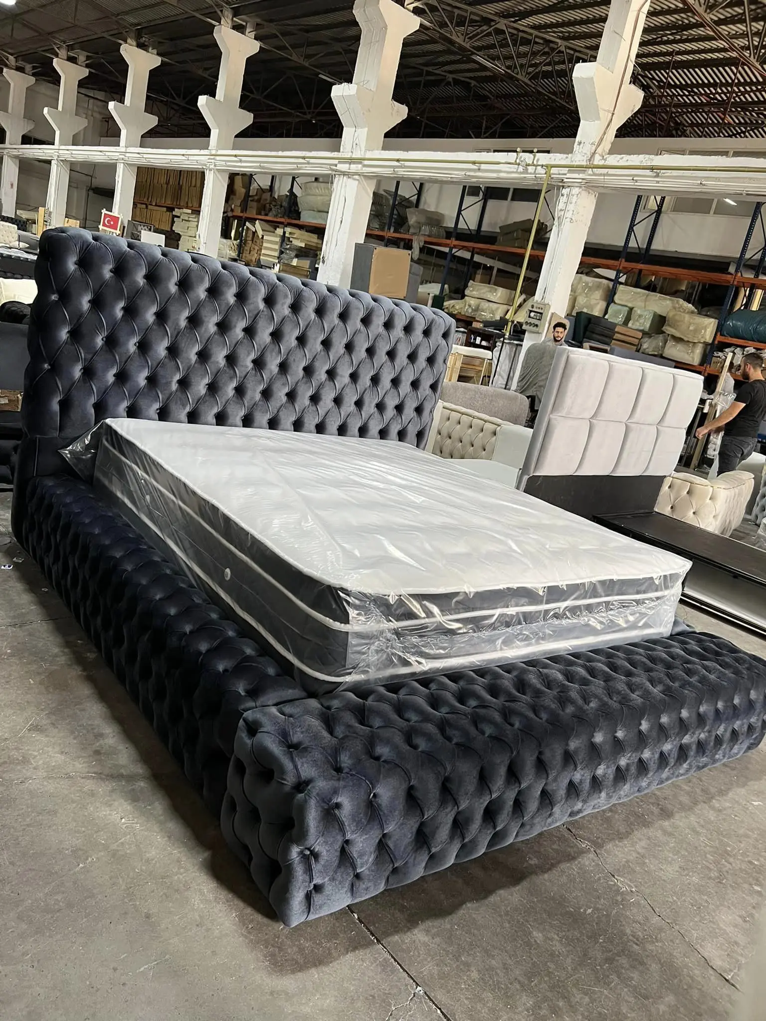 New Trend Tufted Chesterfield Wooden Queen Size Velvet Bed Frame Wooden ...