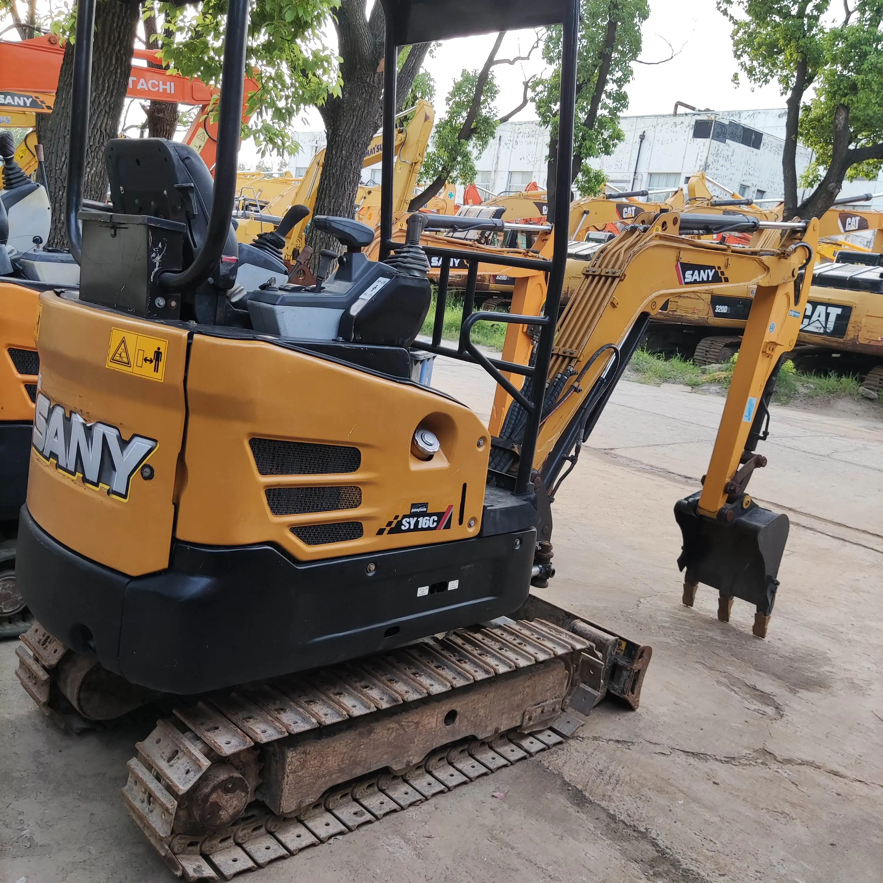 Used Mini Sany Sy16c Excavator Lower Price 1.6 Ton Small Digger ...