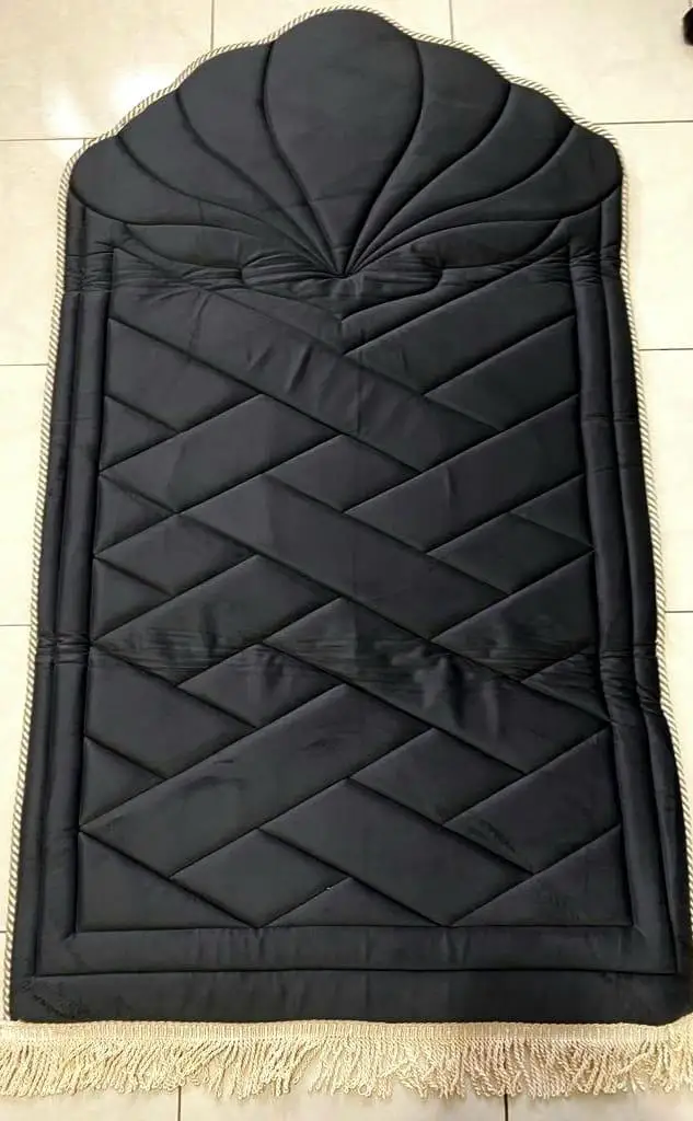 Turkish Prayer Mats - Elegant Islamic Rugs for Prayer