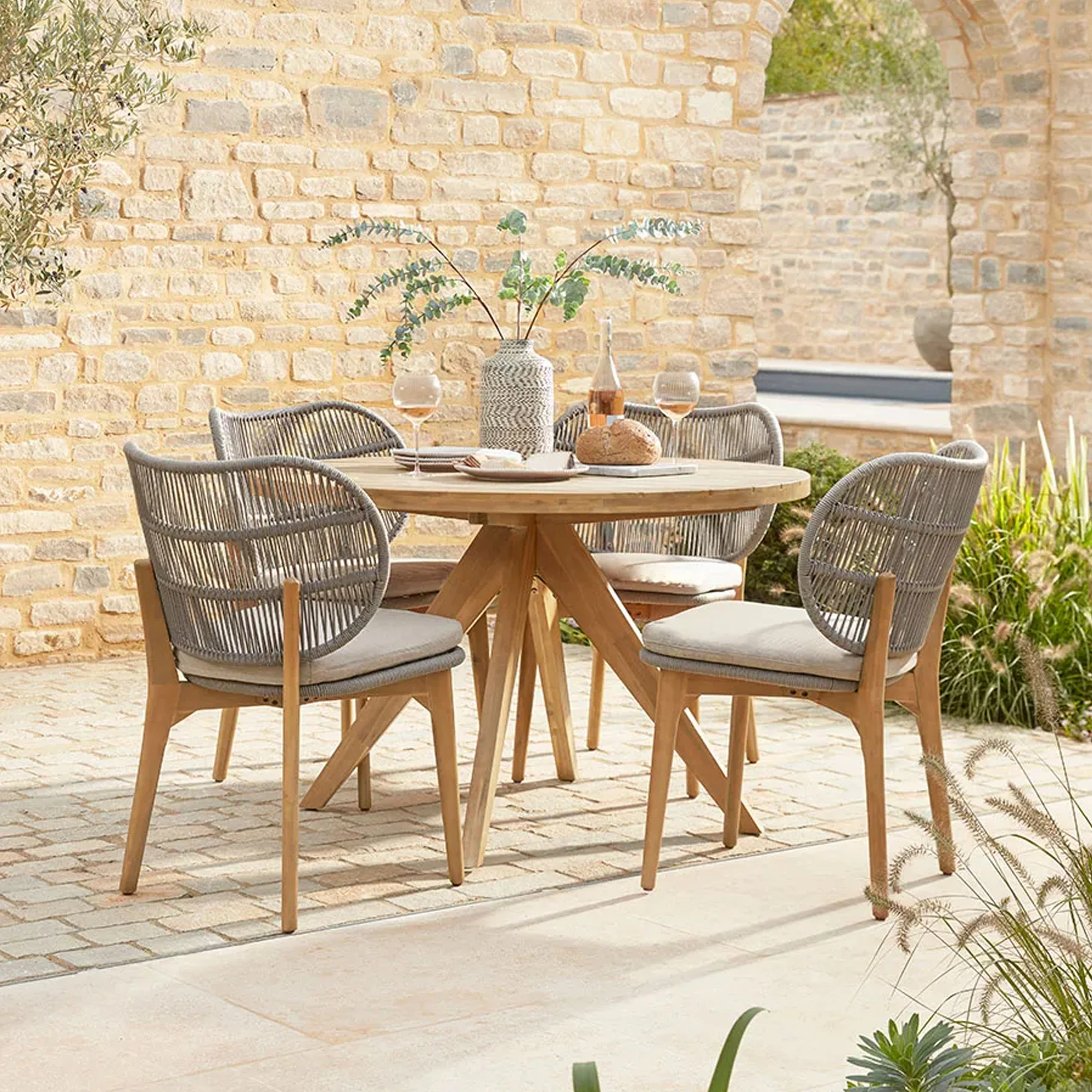 Round Dining Table Garden Set Wooden Table With 4 Rattan Chairs - Kino ...