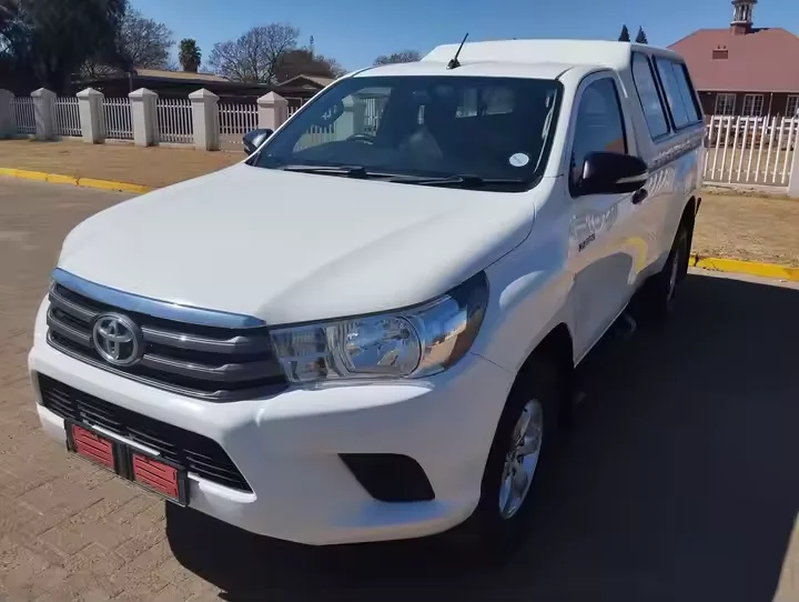 BEST OFF-ROAD USED 2017 ToyoTaa Hilux 2.4 GD6 SRX MANUAL 4X4 T O Y O T ...