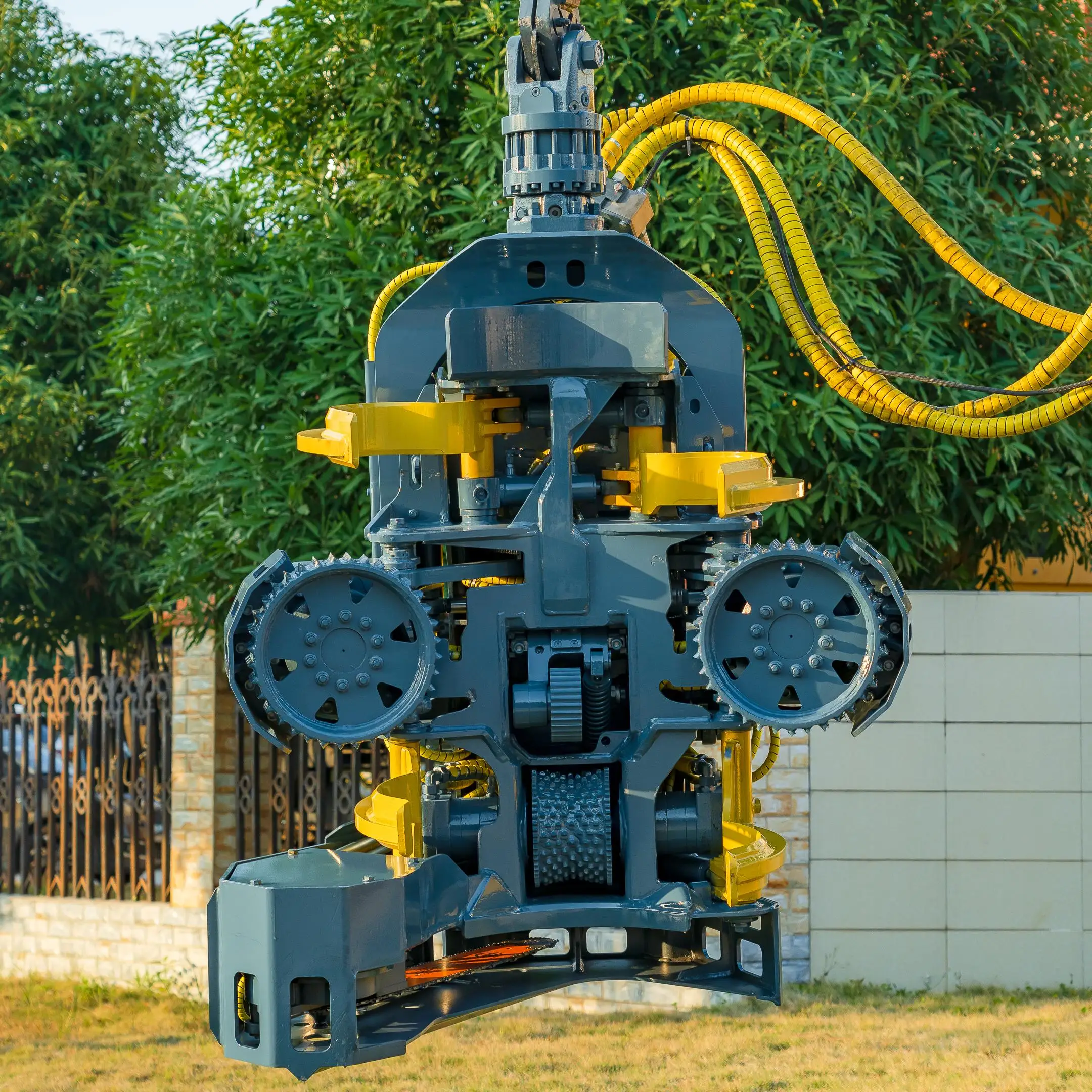 Excavator Forestry Harvester Head - Efficient Tree Cutting