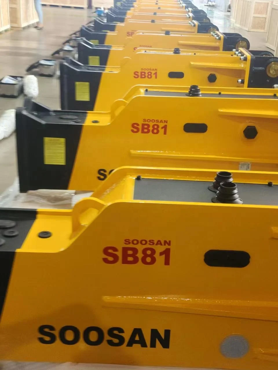Soosan Hydraulic Breaker - Model Sb81 Box Type Silence - Buy Soosan Breaker Martillo Hidraulico ...