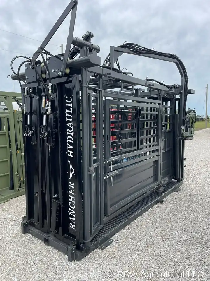 FRESH Class B Motorhomes 2024/2025 Thor Sequence 20A LTrailer l Off ...