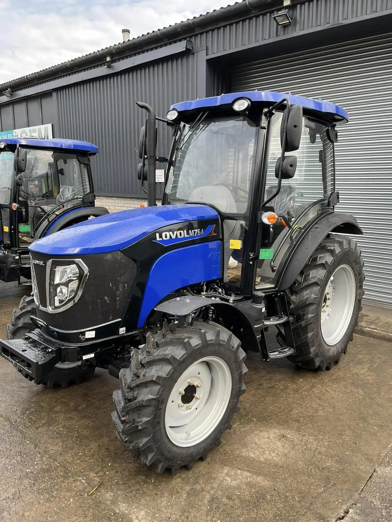 LOVOL Tractor M754 - 90HP 4WD for High Agricultural Productivity