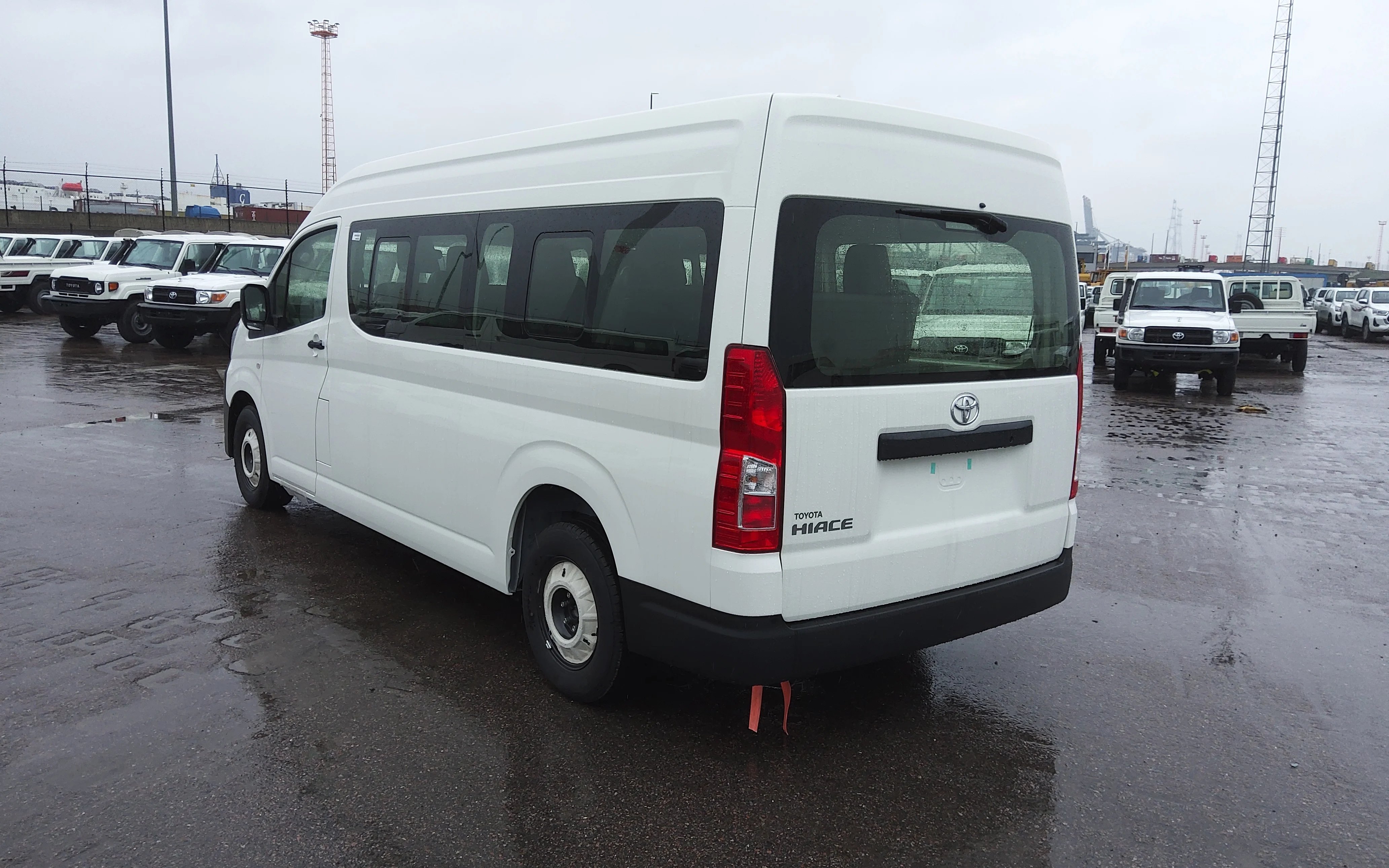 Toyota Hiace High Roof Car 2.8L Diesel Manual Base Brand New