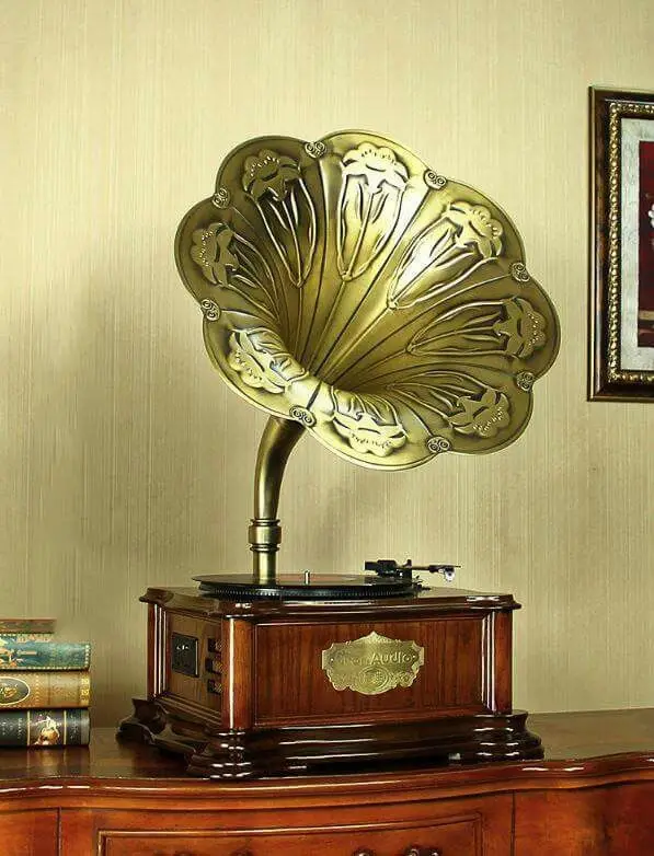 Home Decorative Vintage Gramophone Showpiece Record Player With Wooden ...